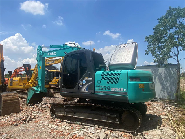 KOBELCO SK140 EXCAVATOR