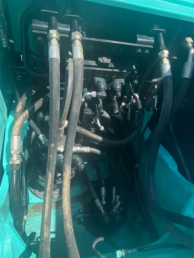 KOBELCO SK140 EXCAVATOR