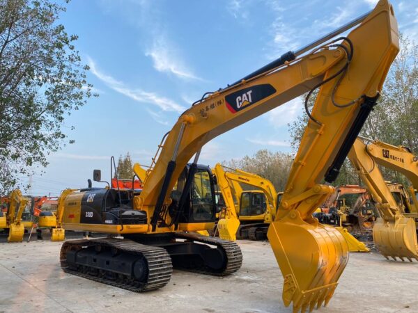 CAT 330D EXCAVATOR